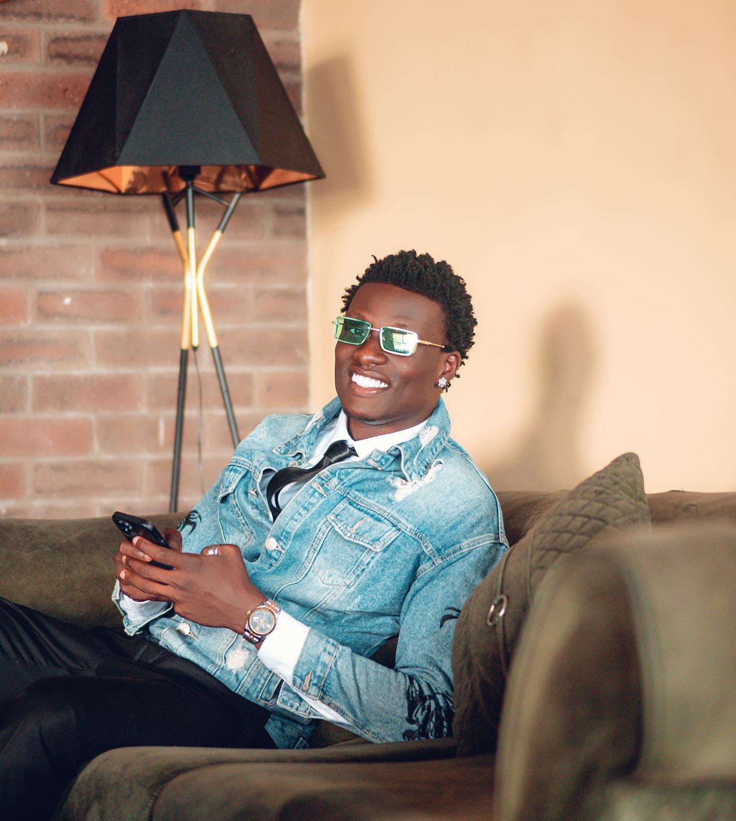 BBNaija star Chizzy receives heat as he reveals his wife's reaction ...