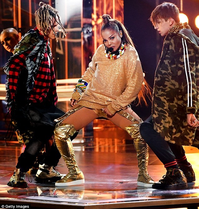 Photos from Janet Jackson's sexy and electrifying performance at the ...